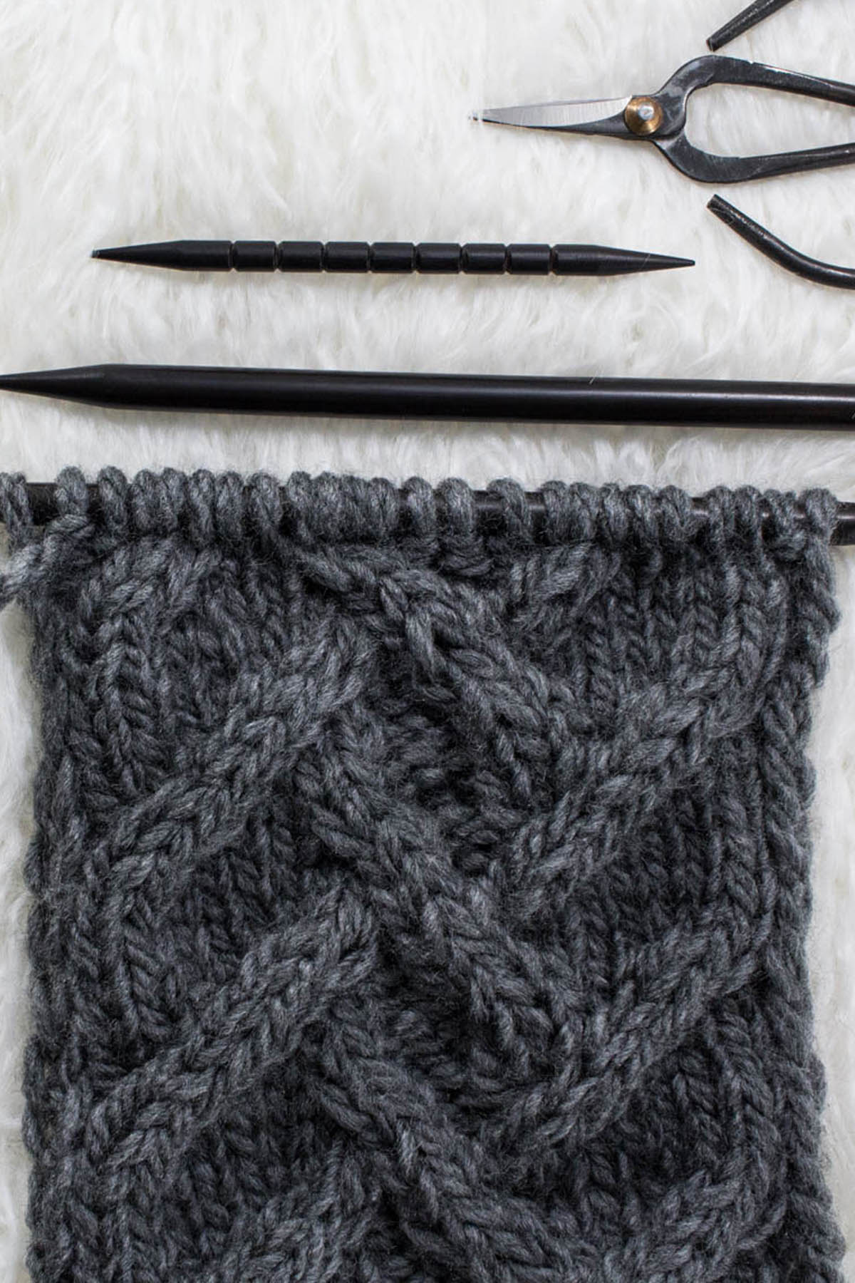 Herringbone Lattice Cable Knit Stitch : Grab it Here