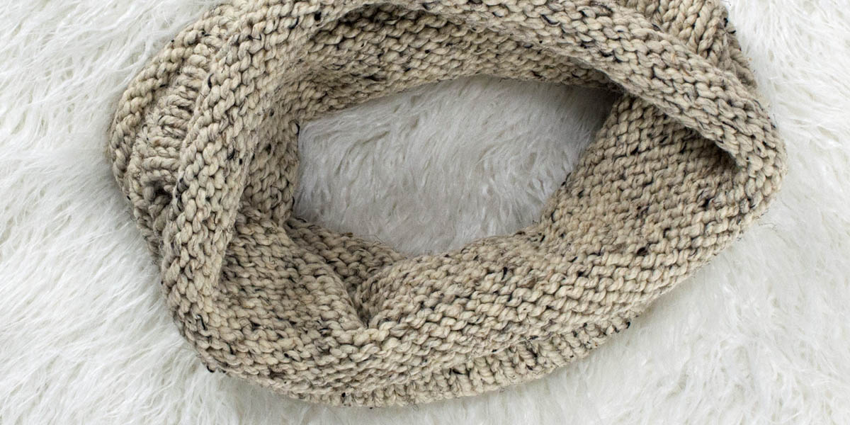 Easy Chunky Knit Cowl : FREE Knitting Pattern : Brome Fields